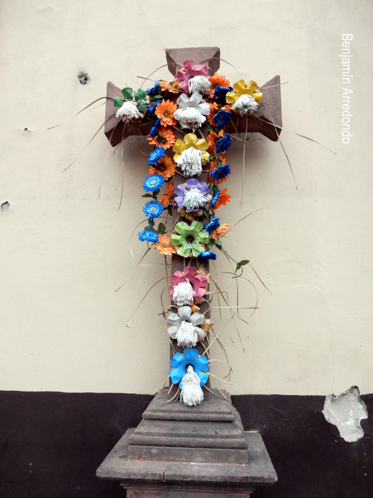 El Bable: Cruz, cruces, marcajes: El imprescindible símbolo de la cruz ...