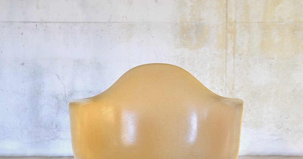 SELECT MODERN: Eames Fiberglass Shell Chair