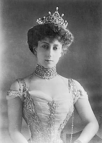 Crowns, Tiaras, & Coronets: Maud of Wales, Queen of Norway
