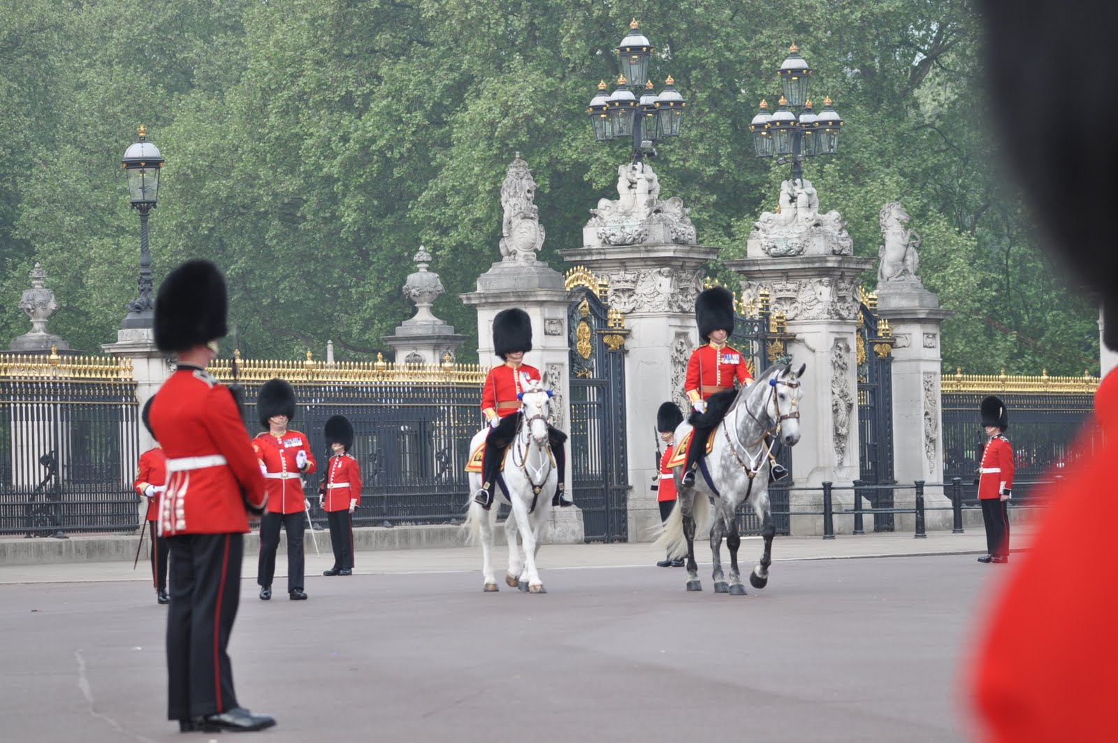 MASTER DRAPER: WELSH GUARDS ON PARADE: 29 APRIL