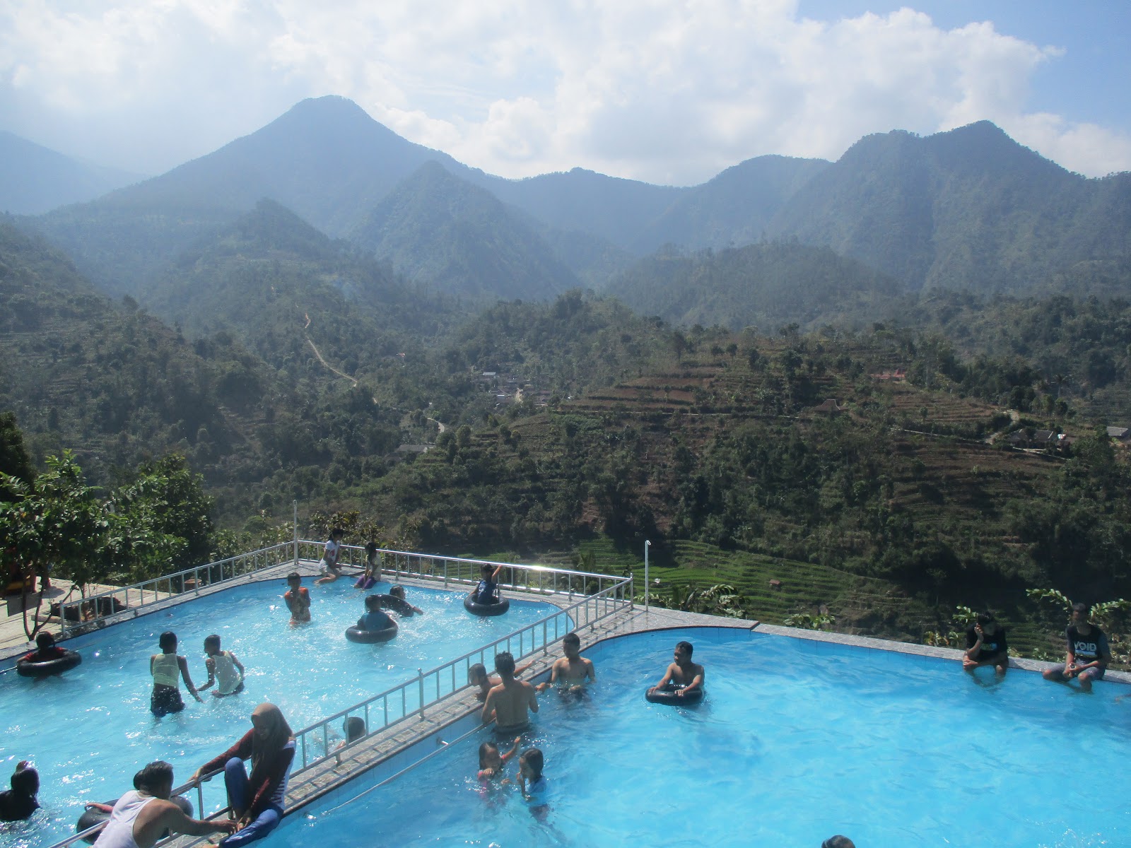 Kolam Renang Soko Langit, Kolam Rooftop Rasa Ubud Di Wonogiri - Fubuki ...
