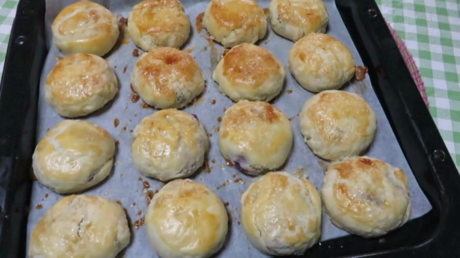 "Nette Cooking": Hopia"