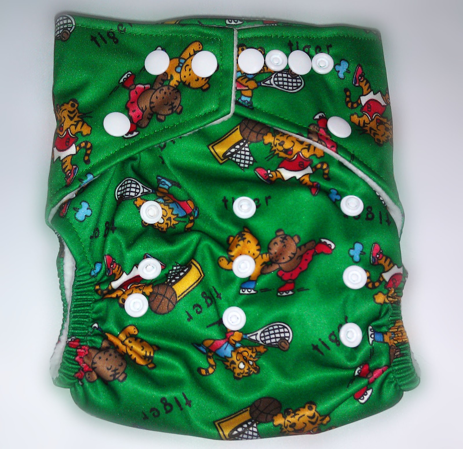 One Piece: Cloth Diapers for the Smart Parents