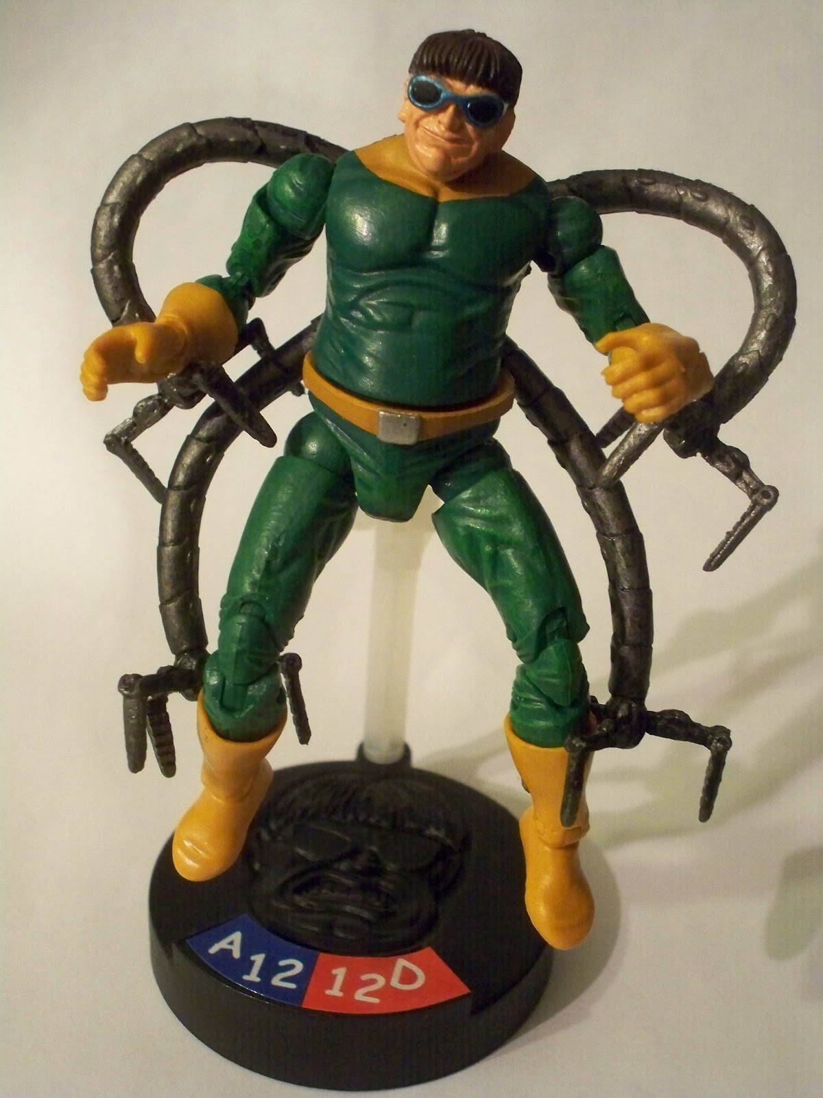 CONFESSIONS OF A PLASTIC JUNKIE: Toybiz, Marvel Superhero Showdown ...