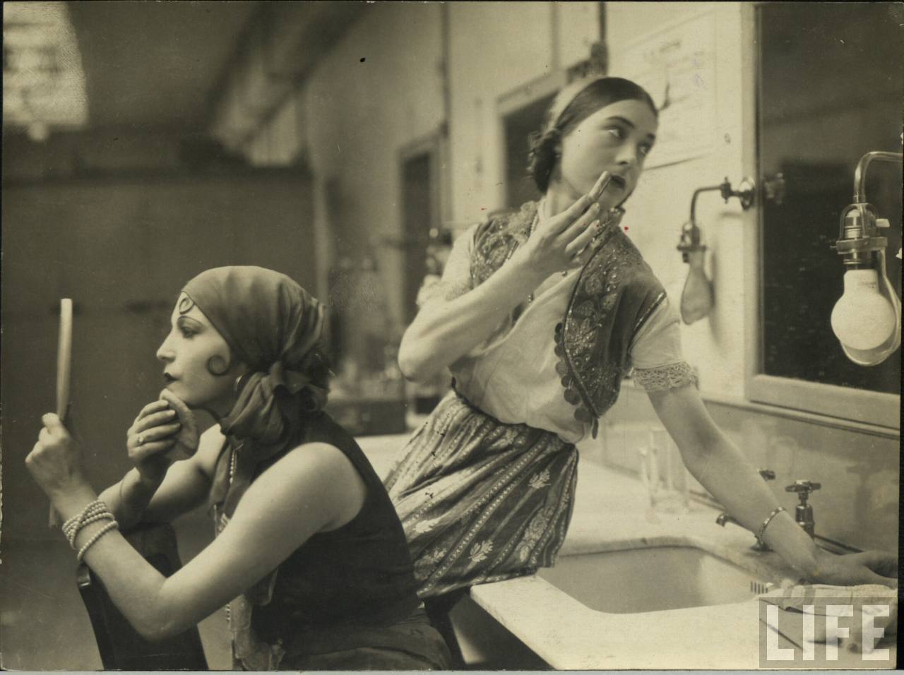 23 Rare Behind the Scenes Photos Reveal the Filmmaking in the 1920s ...