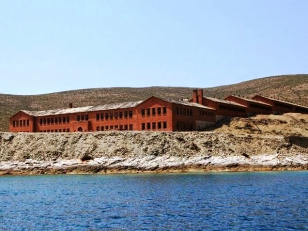 Το ΒΗΜΑ της Ιτέας: ΣΑΝ ΣΗΜΕΡΑ ΣΤΗΝ ΕΛΛΑΔΑ Η ΧΟΥΝΤΑ ΕΚΤΟΠΙΖΕΙ 6.000 ...