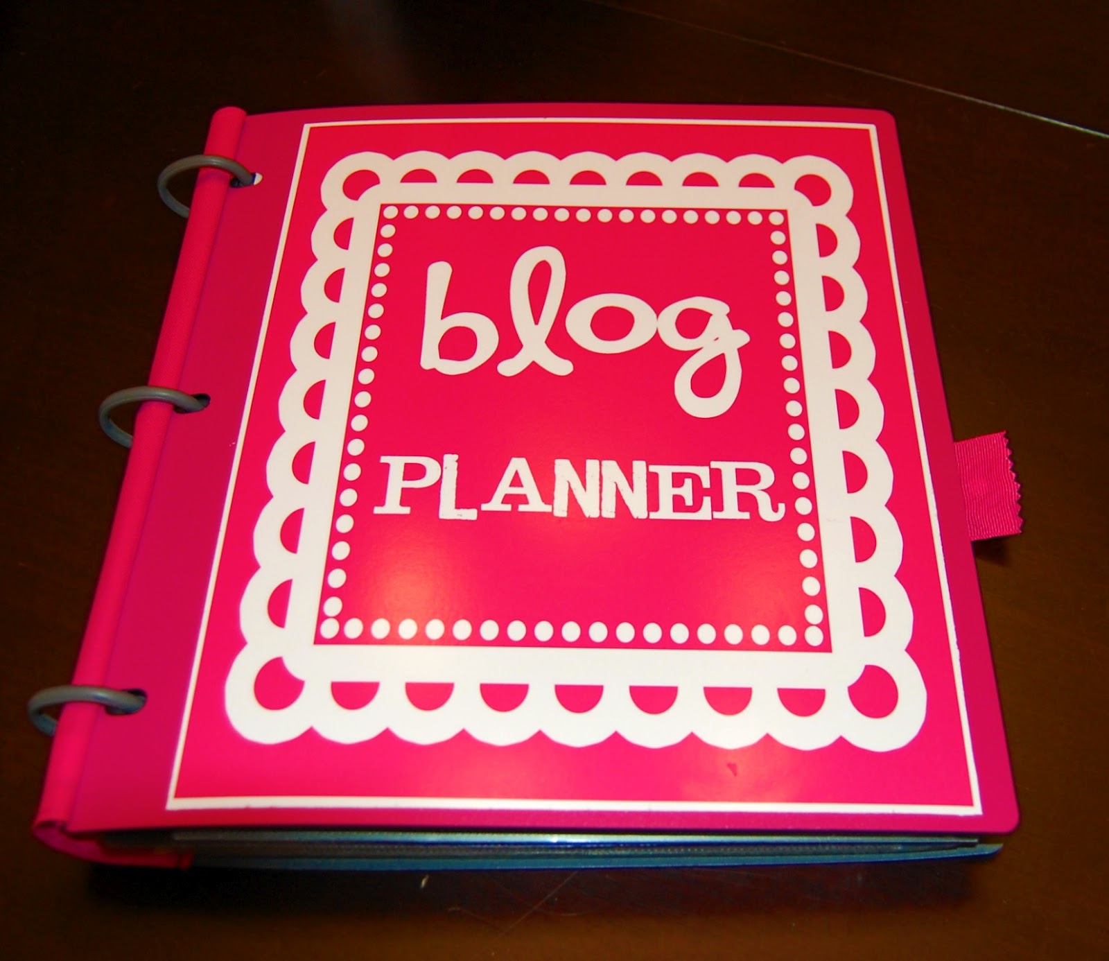 A Look Into My Blog Planner {Make Your Own}