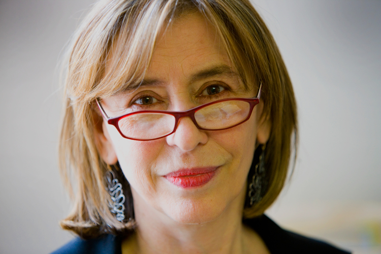 GRUPO LI PO: Irán alumbró la primavera árabe. Entrevista a AZAR NAFISI ...