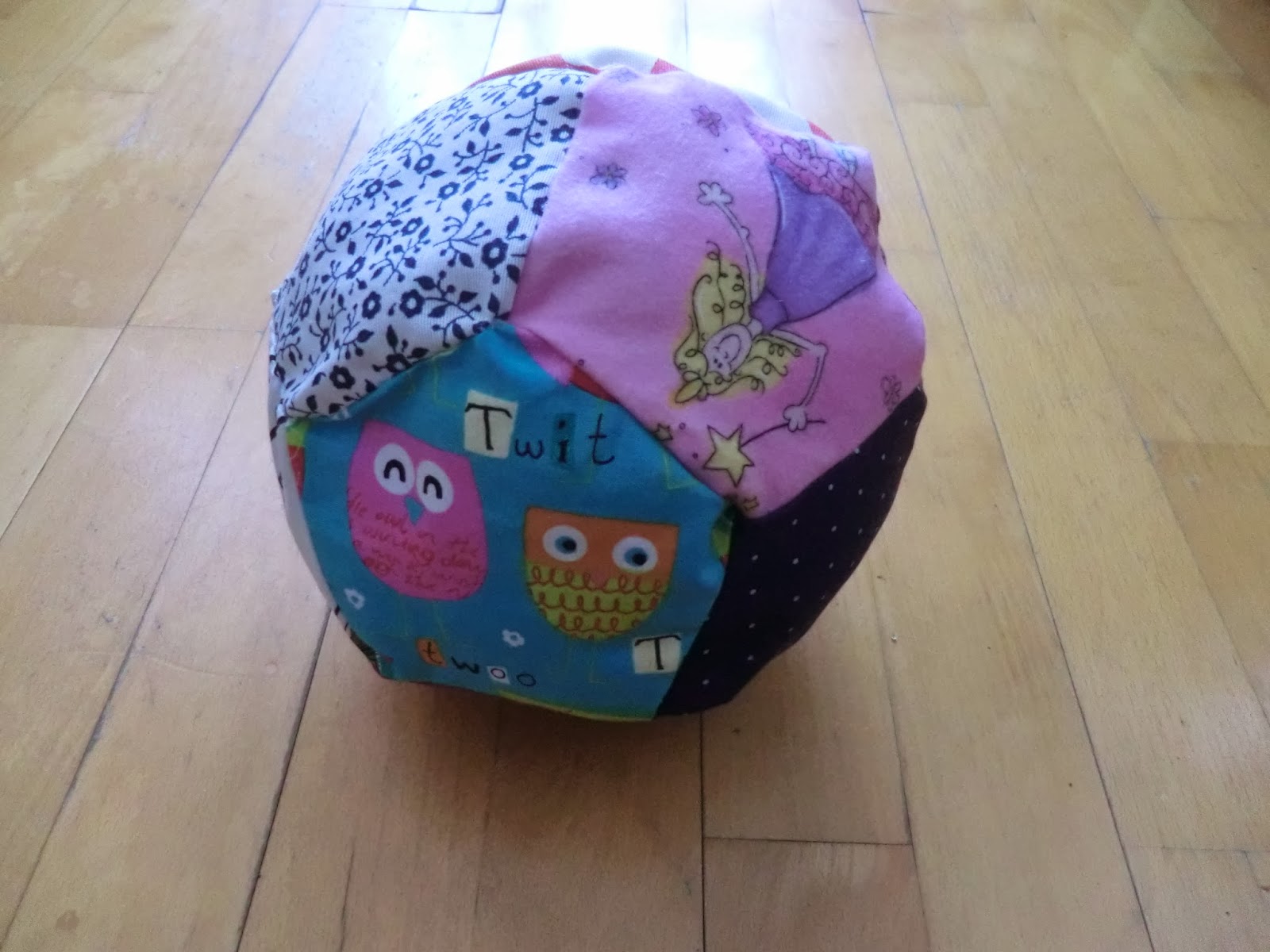 Varrázsolok: Rongylabda, a lakásbarát játék