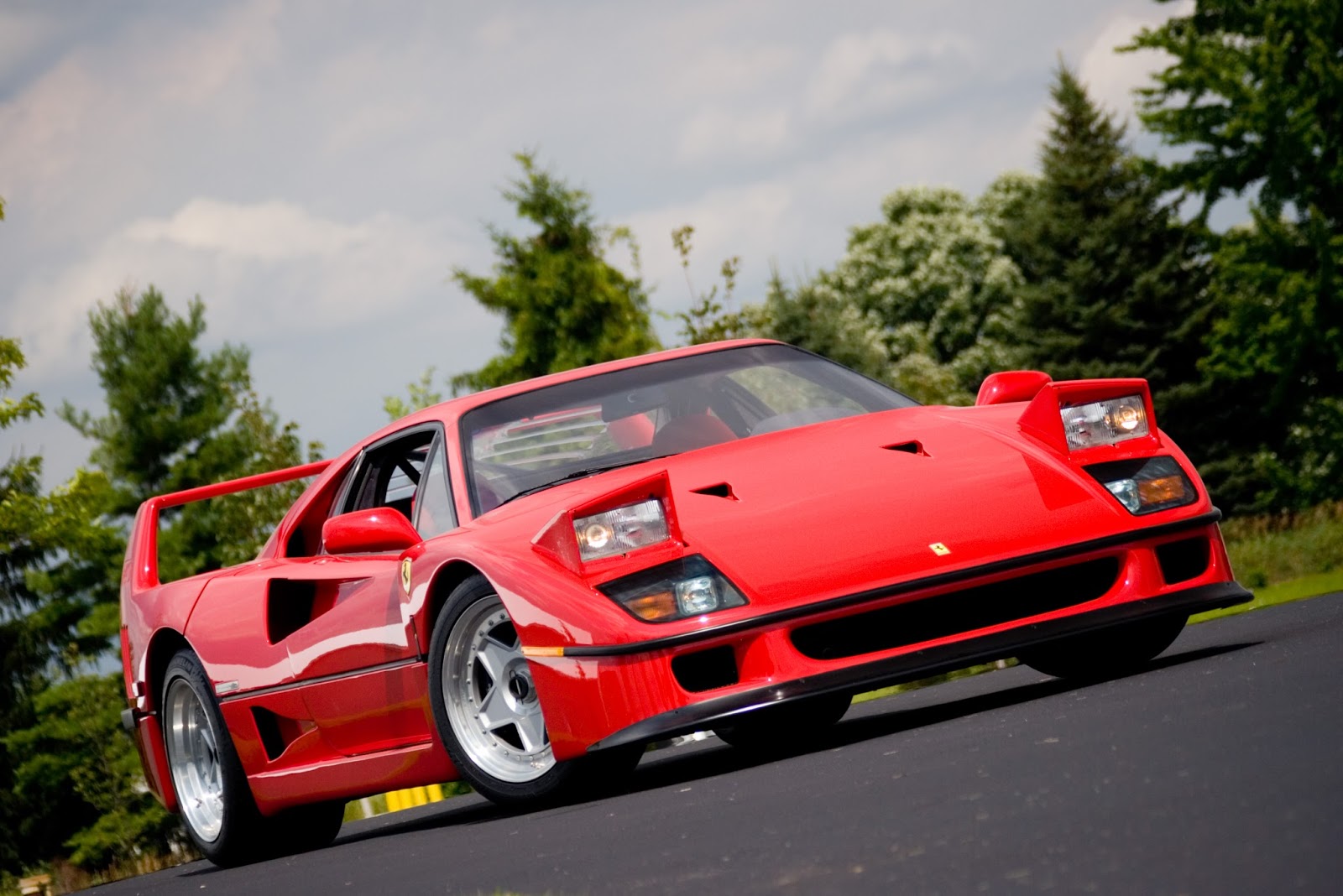 Ferrari F40 Specifications- Auto Universe | Tips Auto Car