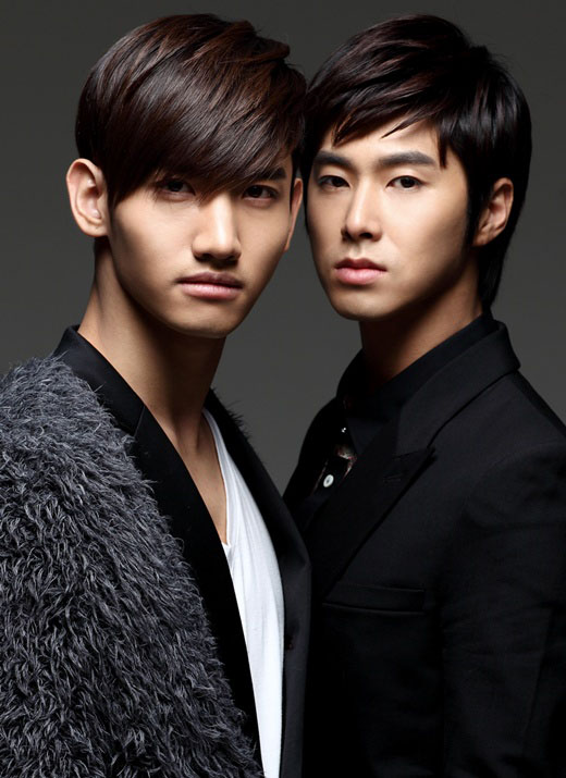 TVXQ+ JYJ + Cassiopeia = family: TVXQ Homin
