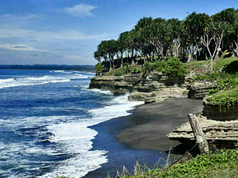 Pantai Batu Hiu - Pantai Pangandaran Green Canyon, Batu Karas, Batu Hiu ...