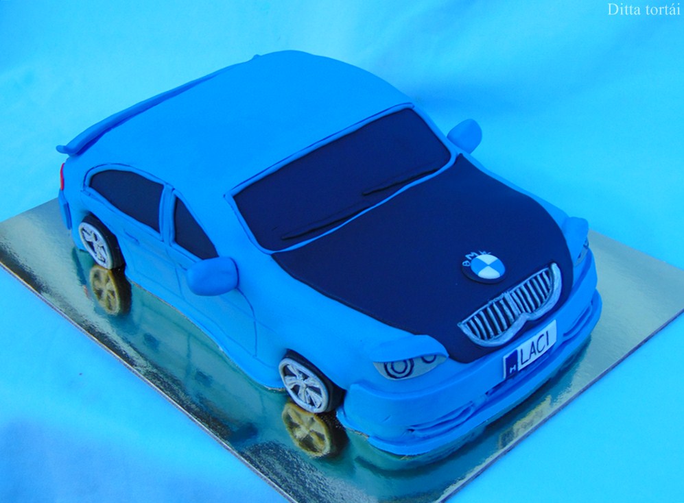 Ditta tortái: BMW autó torta