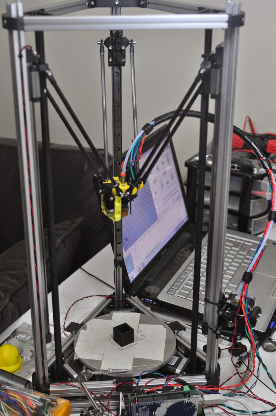 Paul Makes Things: My Mini Kossel is operational