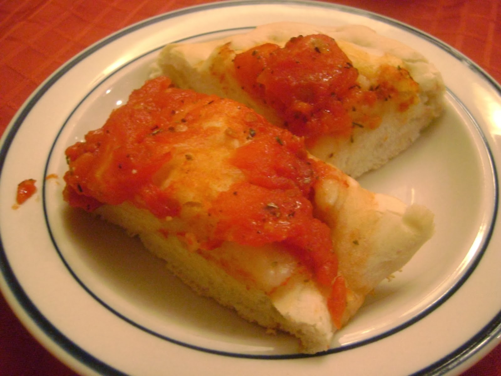Maman à l'ancienne: Pizza froide aux tomates