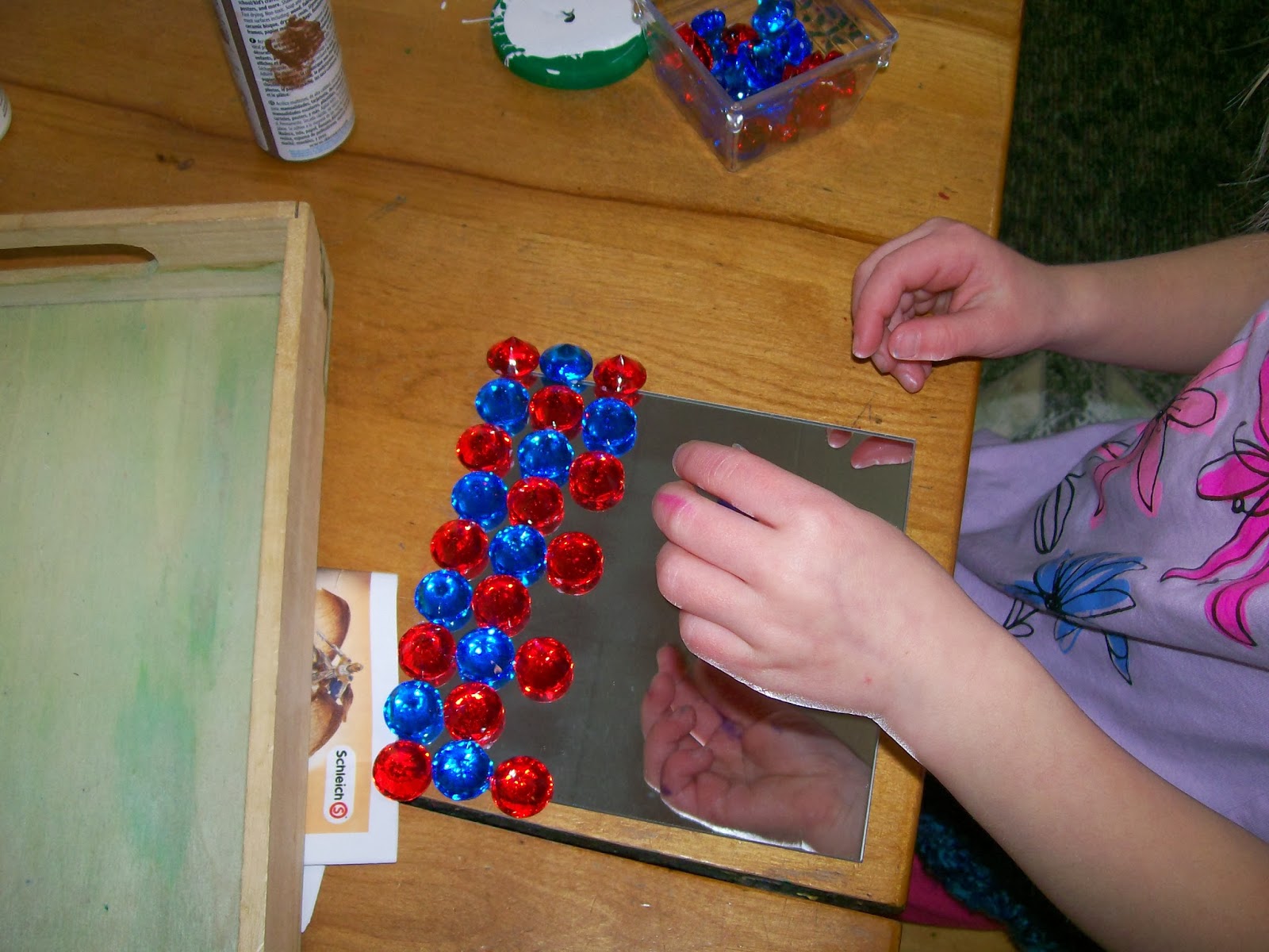 Tree House Preschool Daycare: Making patterns....