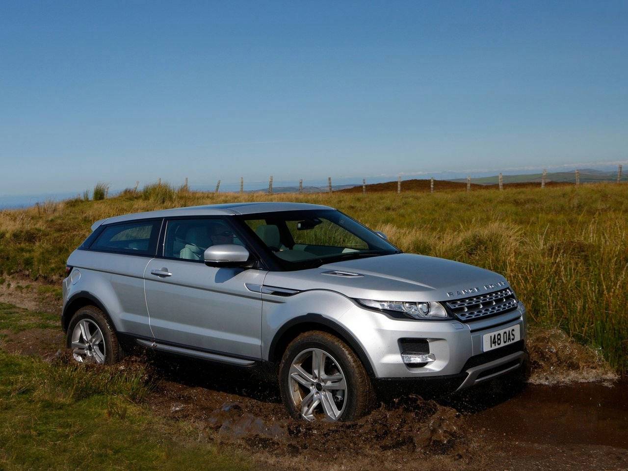 Range Rover Evoque Off Road Wallpapers