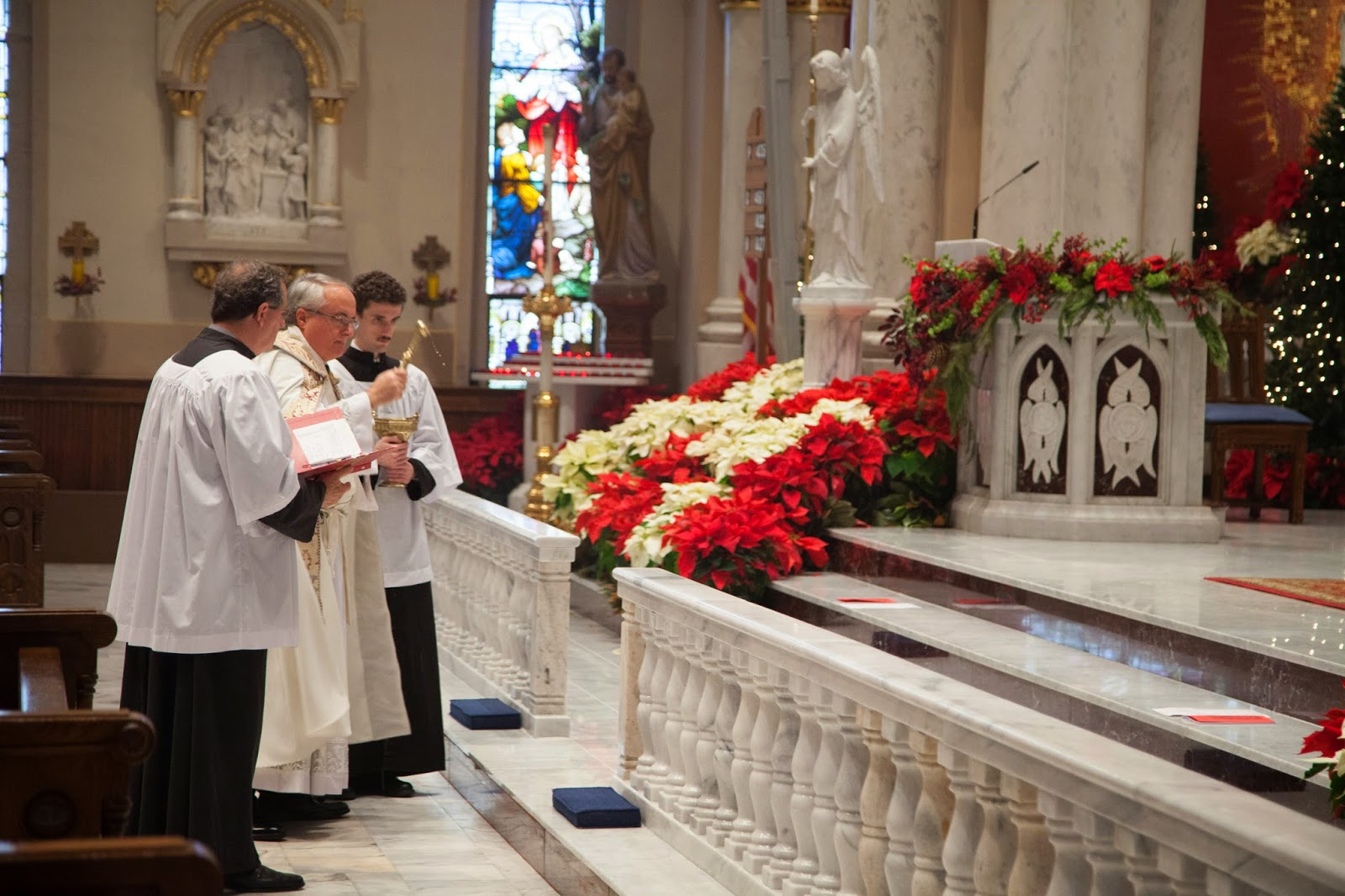 southern orders: THE BESTEST PLACEMENT OF AN ALTAR RAILING, AKA ...