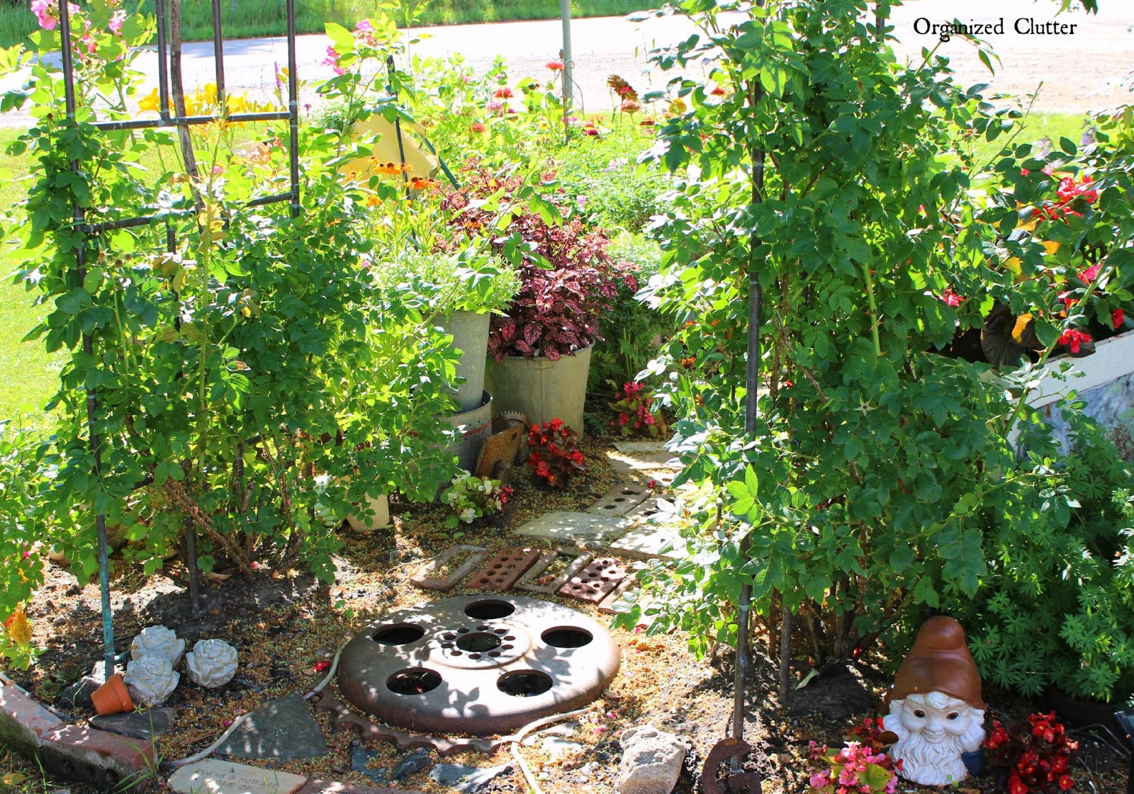 YARD OF FLOWERS 2015 Garden Tour - Organized Clutter