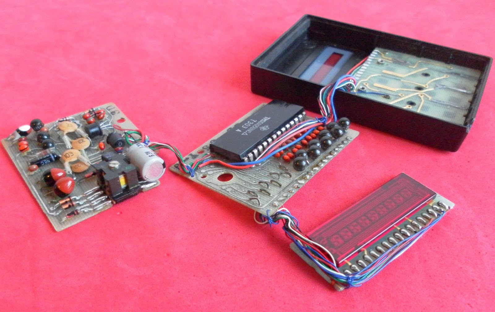 BUSICOM LE-80A Calculator from the 70's: Texas "Calculator on a Chip ...