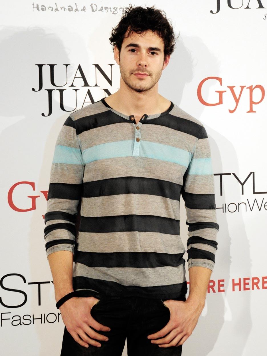 GAY MANS PLEASURE: JASON BLAIR ON THE BEACH