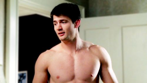 EyeDelight: One Tree Hill's James Lafferty ~ TVetcetera