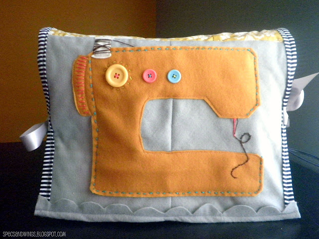 Specs and Wings: Sewing Machine Cover!