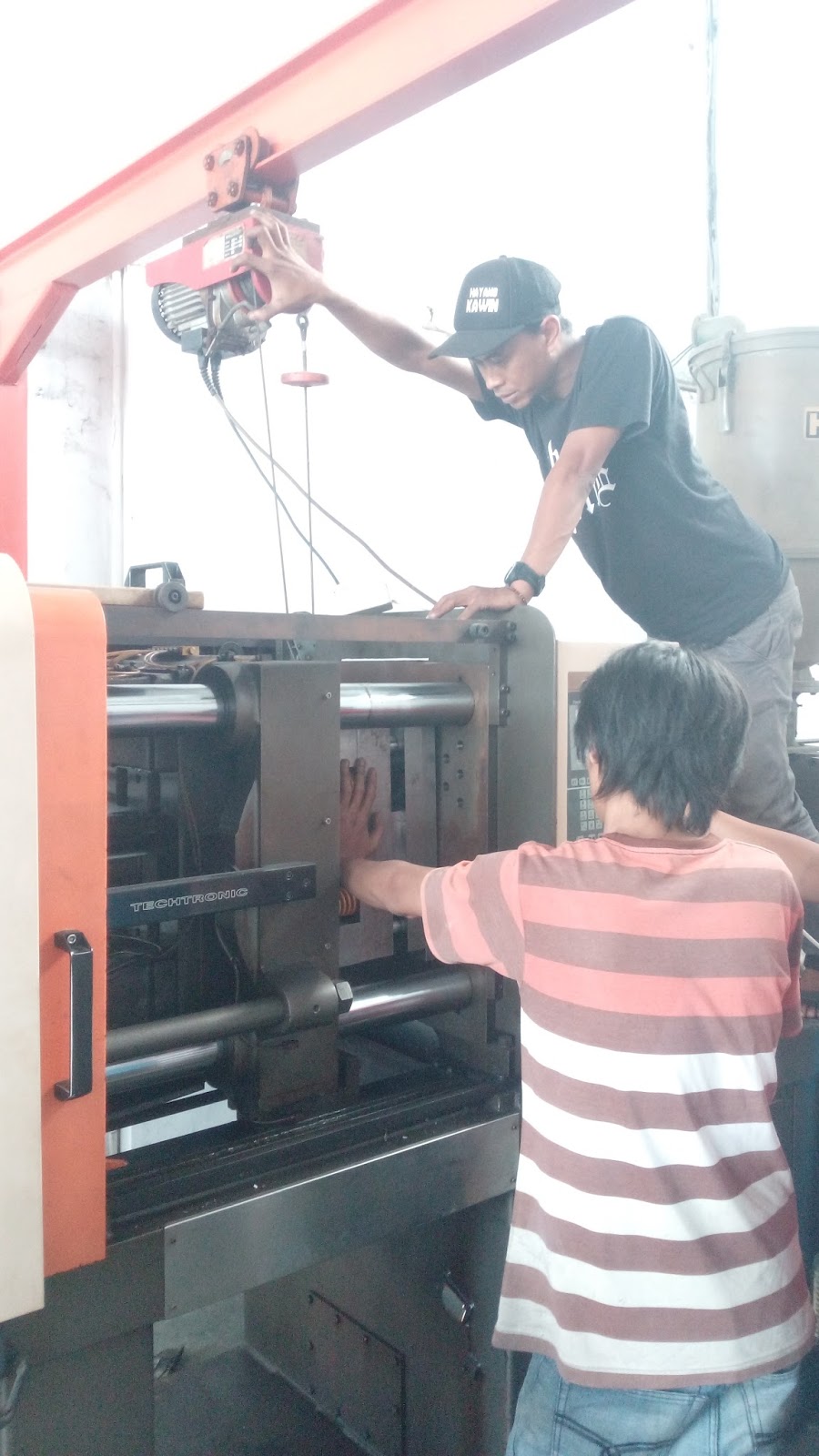 Perkembangan Injeksi Plastik Molding di indonesia Pembuatan Produk ...