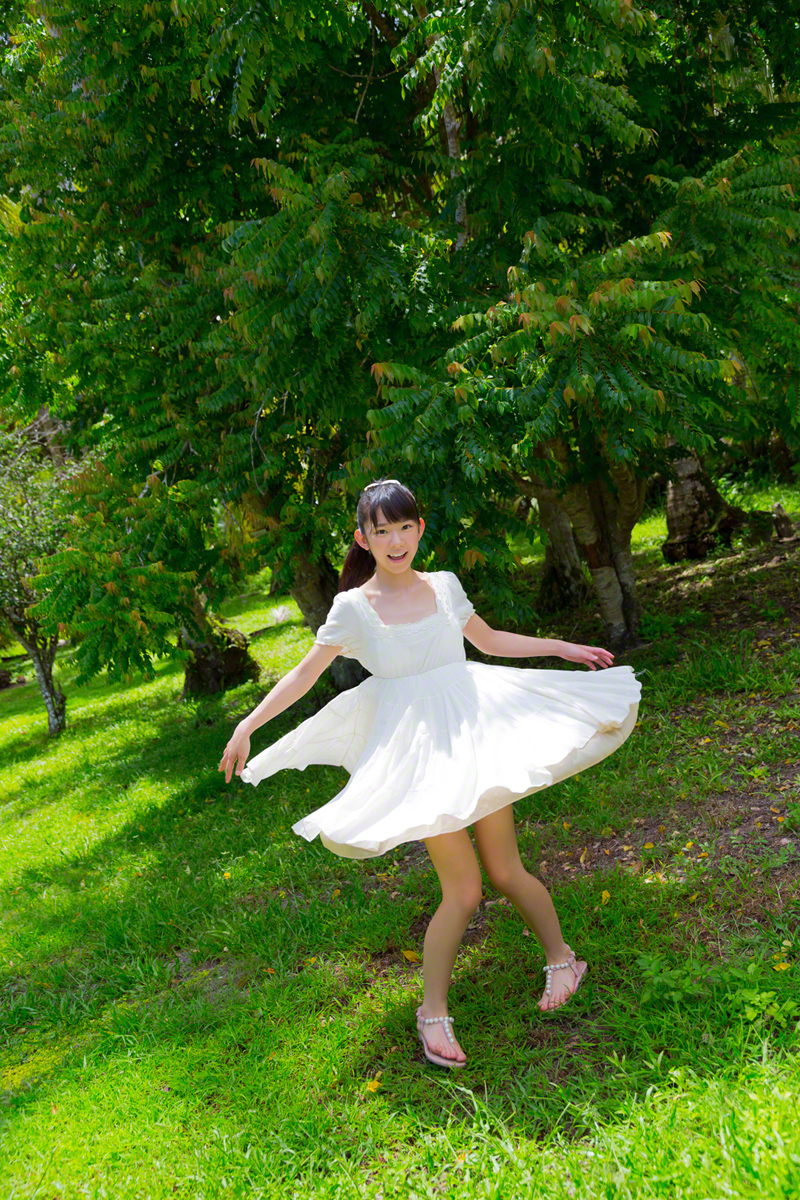 Nao Kanzaki and a few friends: Marina Nagasawa: Wanibooks Gravure ...