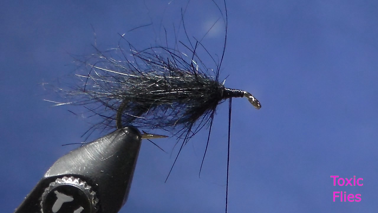 Fly Patterns: Black Mini Leech