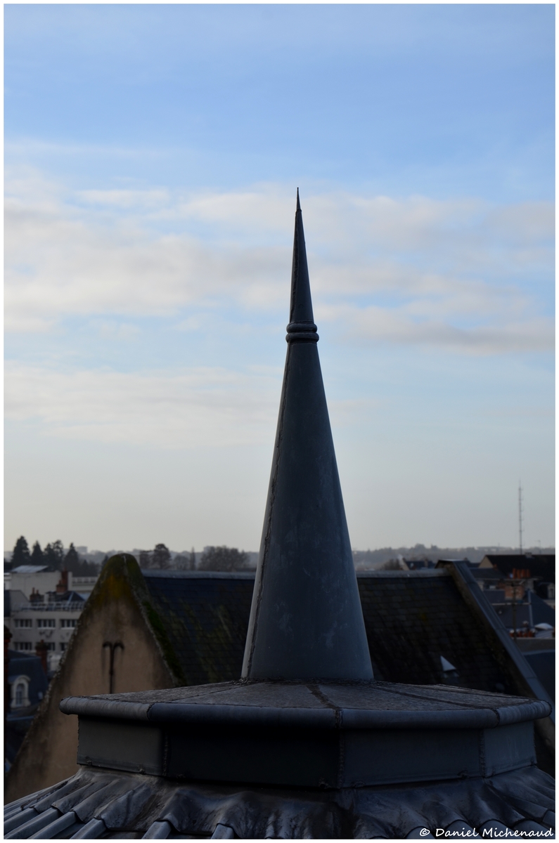 Un regard sur Tours: Toits pointus