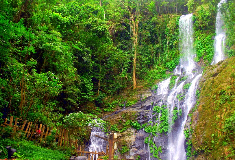Philippines Place: Capturing Tamaraw Falls
