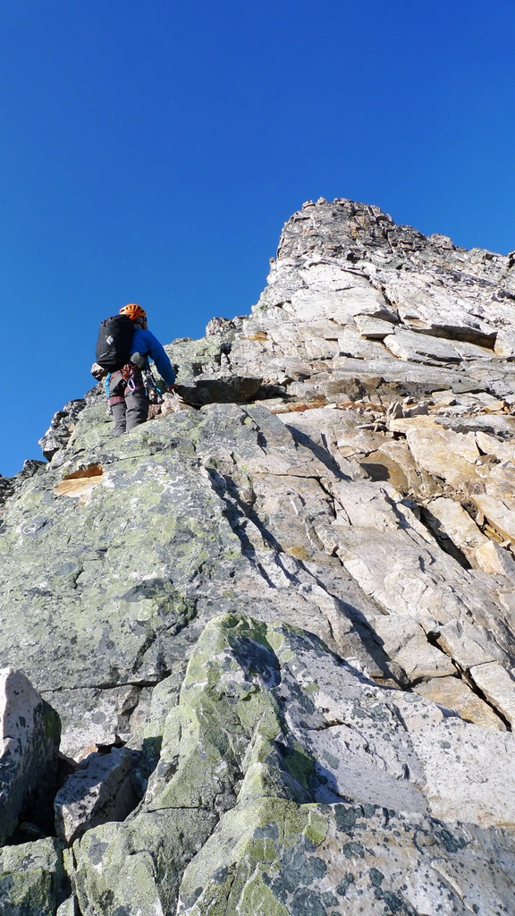 Climbing The East Ridge of Edith Cavell - Global Alpine