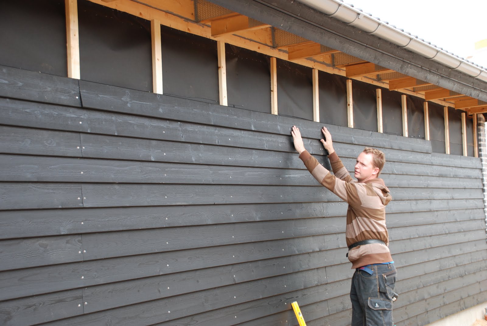 Montering af klinkbeklædning – Bordben jern