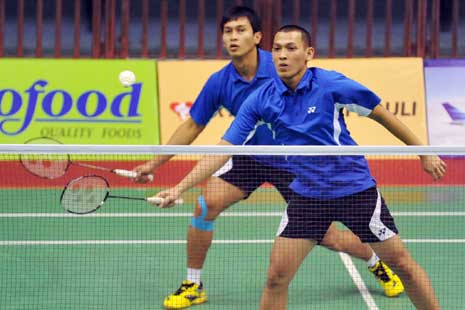 BADMINTON: Teknik Dasar Permainan Badminton