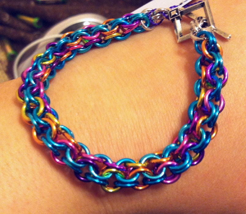 Midnight Kat Productions Art Jewelry: Inverted Round chainmaile