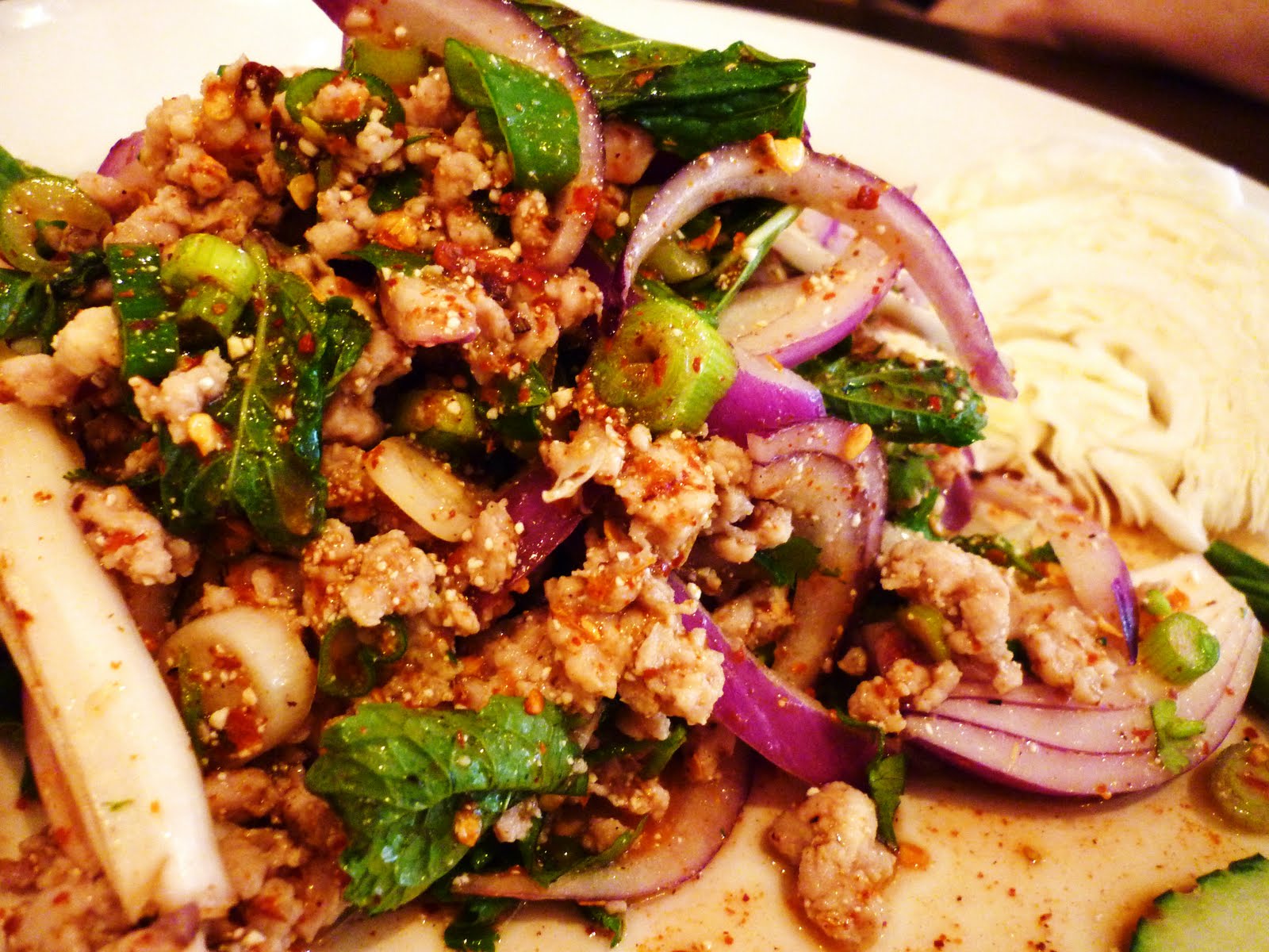 KikaEats: Zabb Elee: A Cheap Thai Superstar