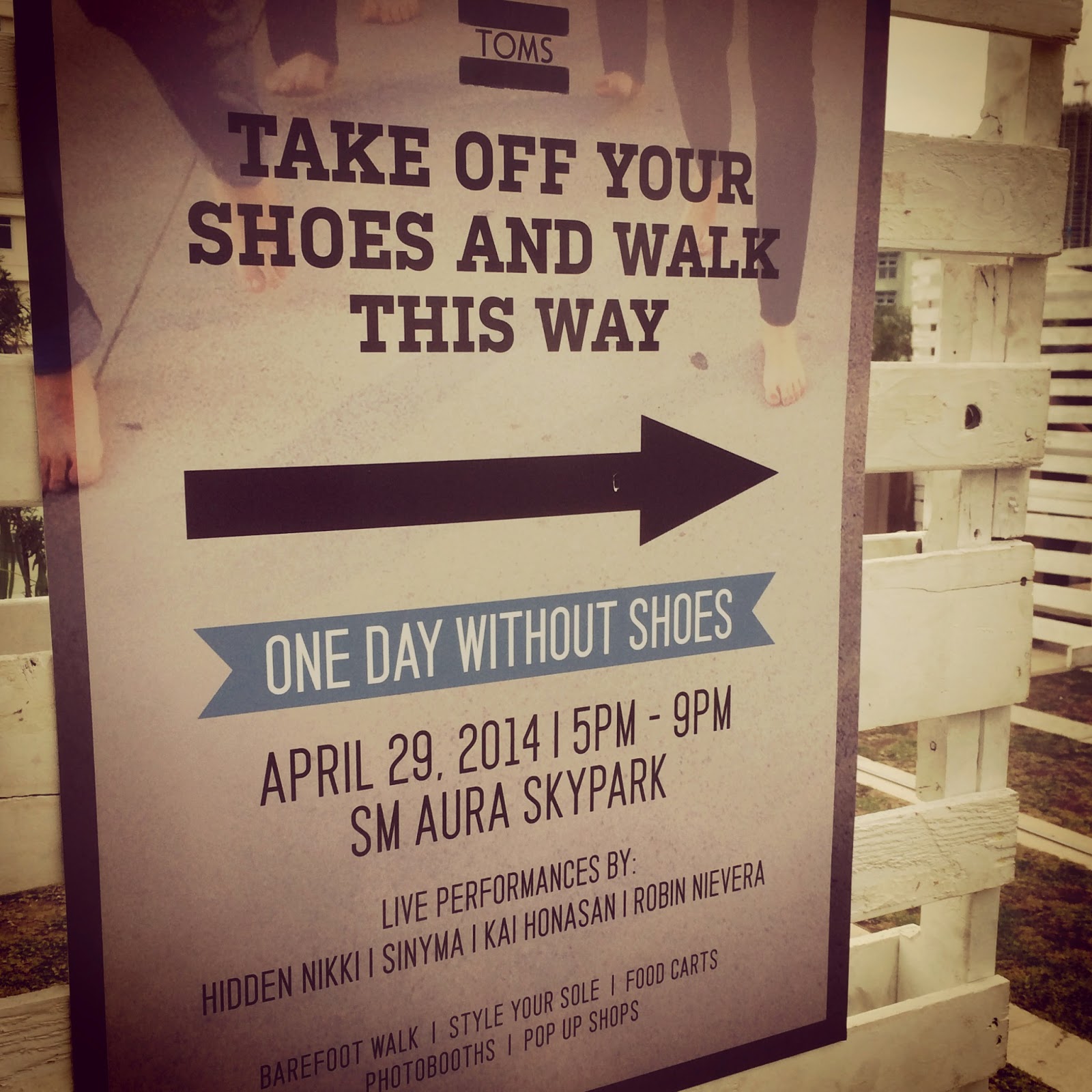 TOMS : One Day Without Shoes - Liberate your Feet!