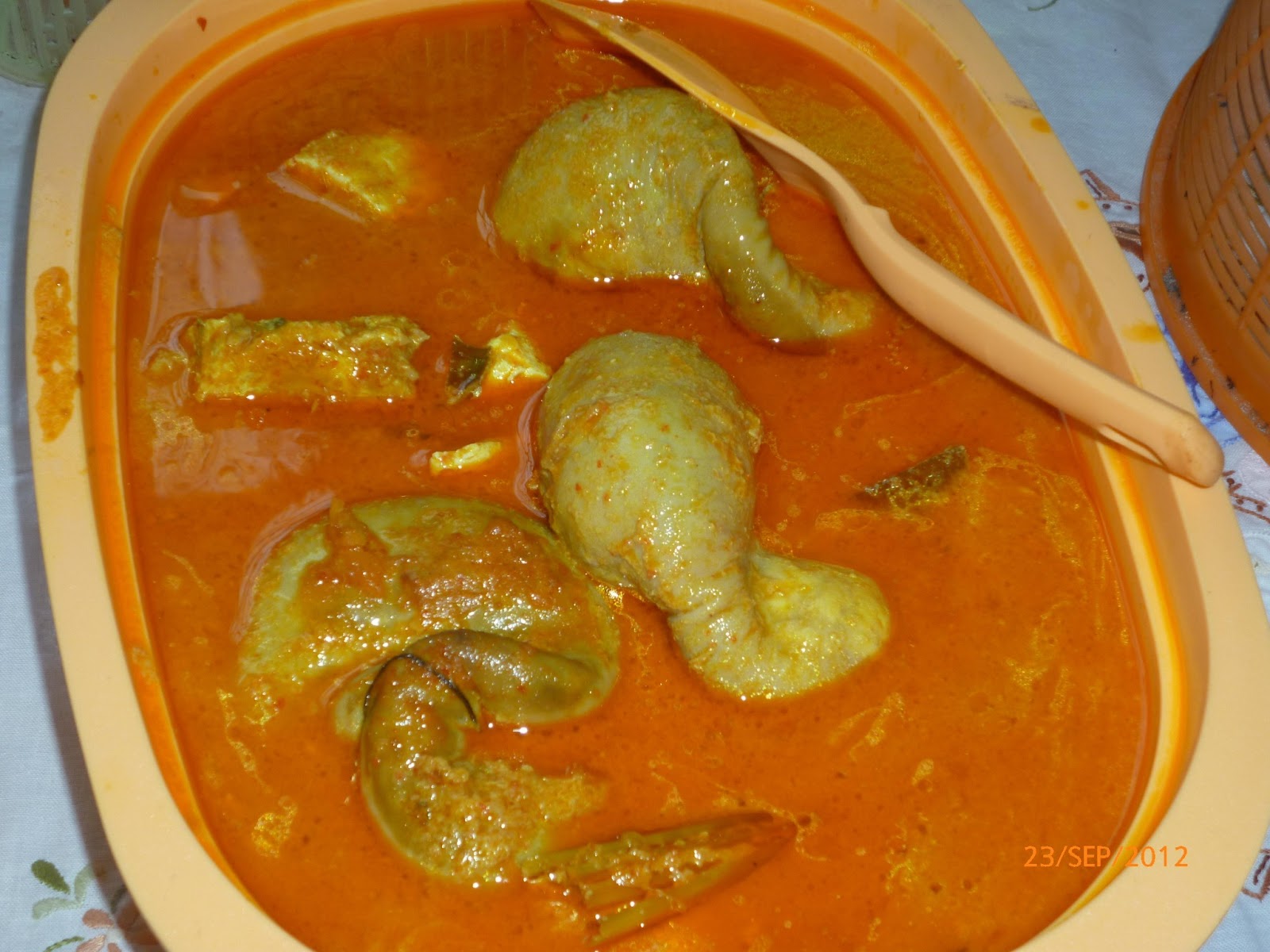 GULAI USUS ISI TELUR ITIK MASAKAN PADANG