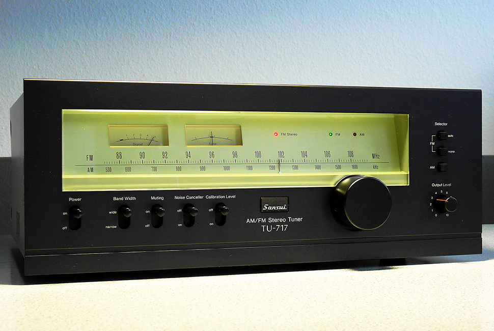 1) Sansui TU 717 AM-FM Stereo Tuner (1978).
