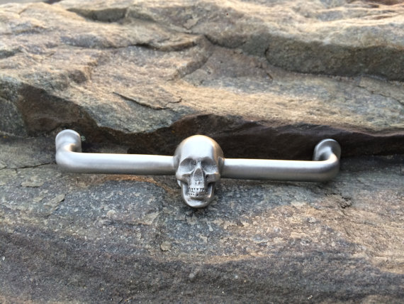 Shivers of Delight: Deadly Drawer Pulls