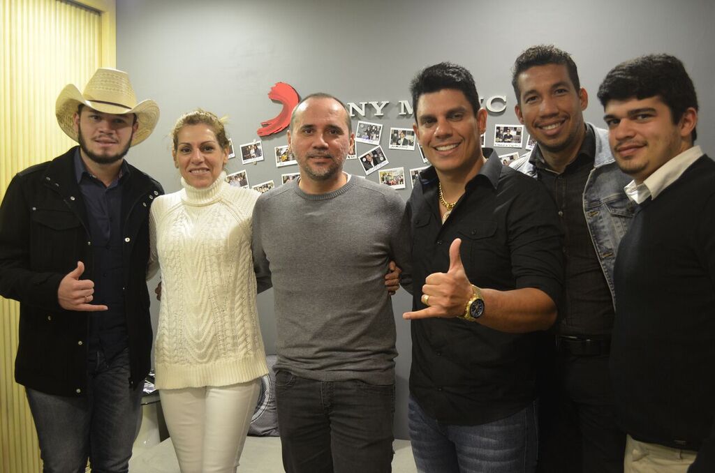 Sertanejo Bão - Mundo Sertanejo: Carreiro e Capataz assinam contrato ...