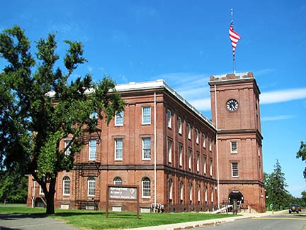 Travels with Auntie M: Springfield Armory, Springfield, MA - AUG 2013