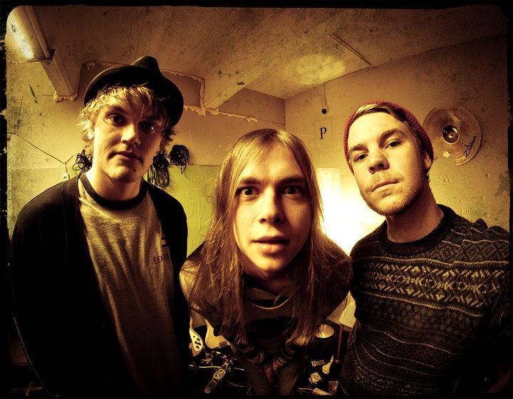 Heavy Planet : New Band To Burn One To: MOJO WAVES
