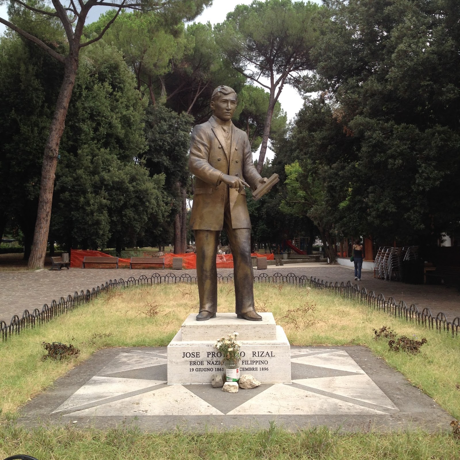 Rerum Romanarum: Statua di José Protasio Rizal
