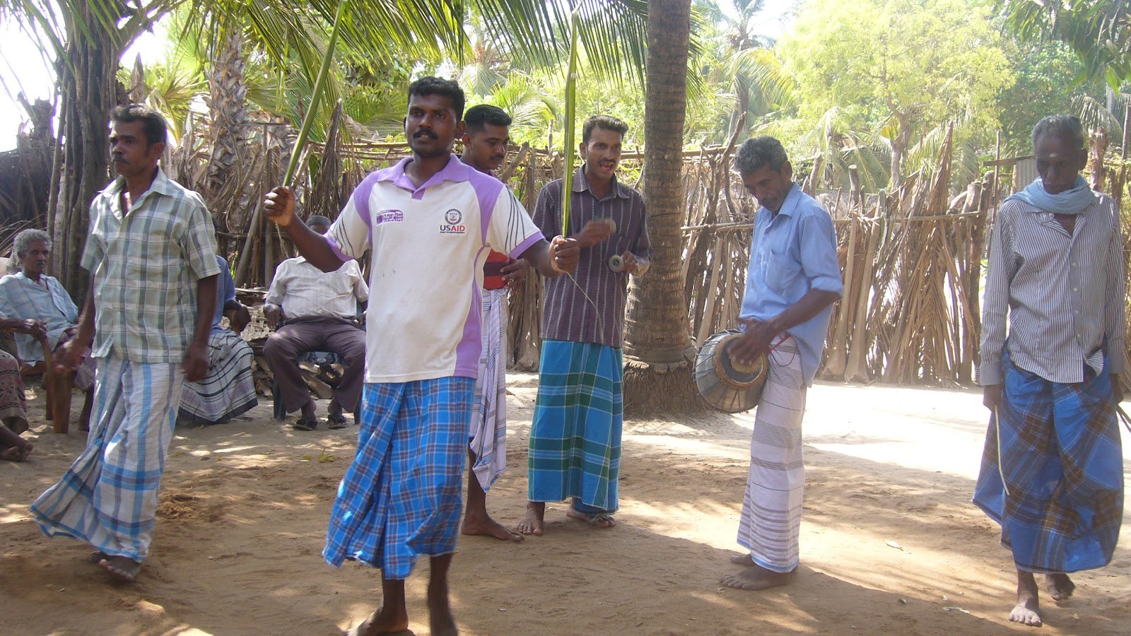 Third Eye: ANNAVIYAR IS TRAINING THE KOOTHTHAR WHILE ANOTHER KOOTHTHAR ...