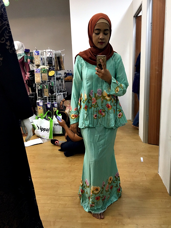 Baju Raya yang cantik di Butik Haqqi Bandar Baru Bangi - Hi Iam Dila