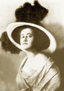 Silence is Platinum: Miss Dorothy Gibson