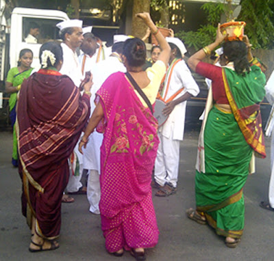 Welcome to Mumbai..!: Maharashtrian Women of Mumbai