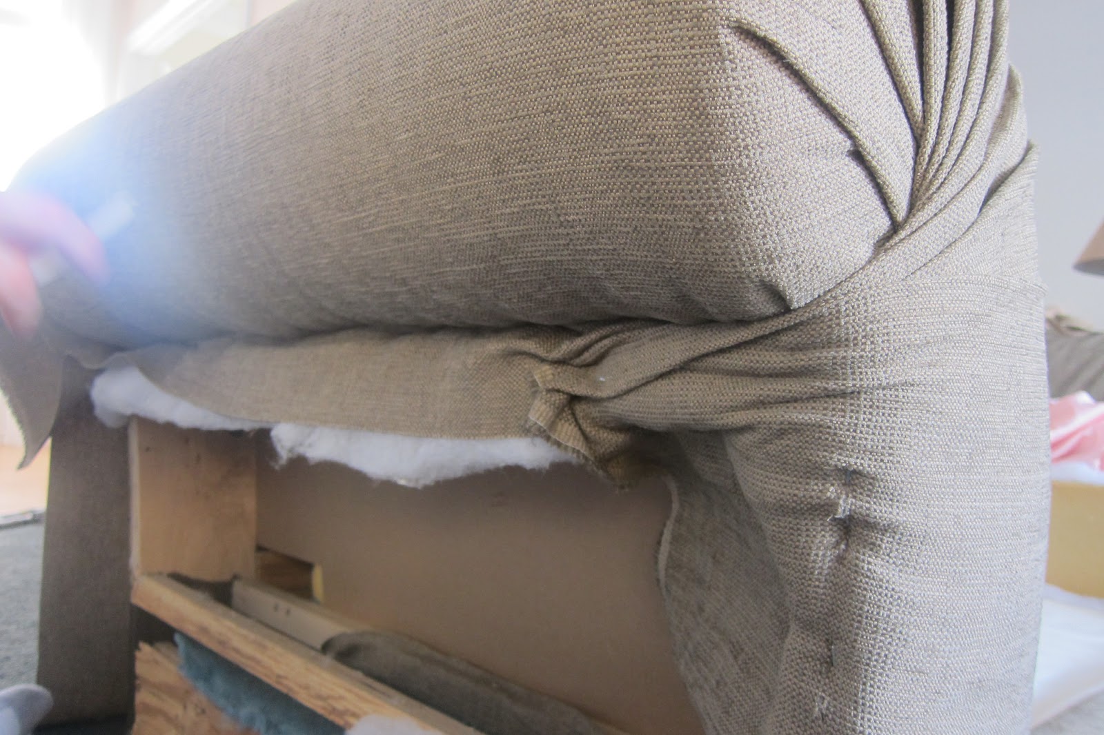 do it yourself divas: DIY Strip Fabric From a Couch and Reupholster It